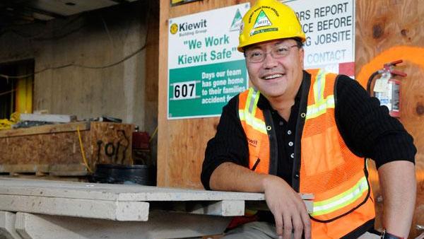 Who will oversee Kiewit's $556M contract to build first leg of Honolulu rail project? - Pacific ...