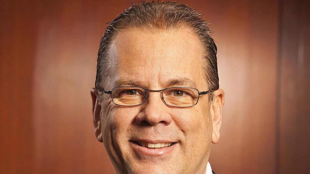 2015 CFO Awards: Finalist – Randall Schultz, Versa Capital Management (Extra-Large Companies ...