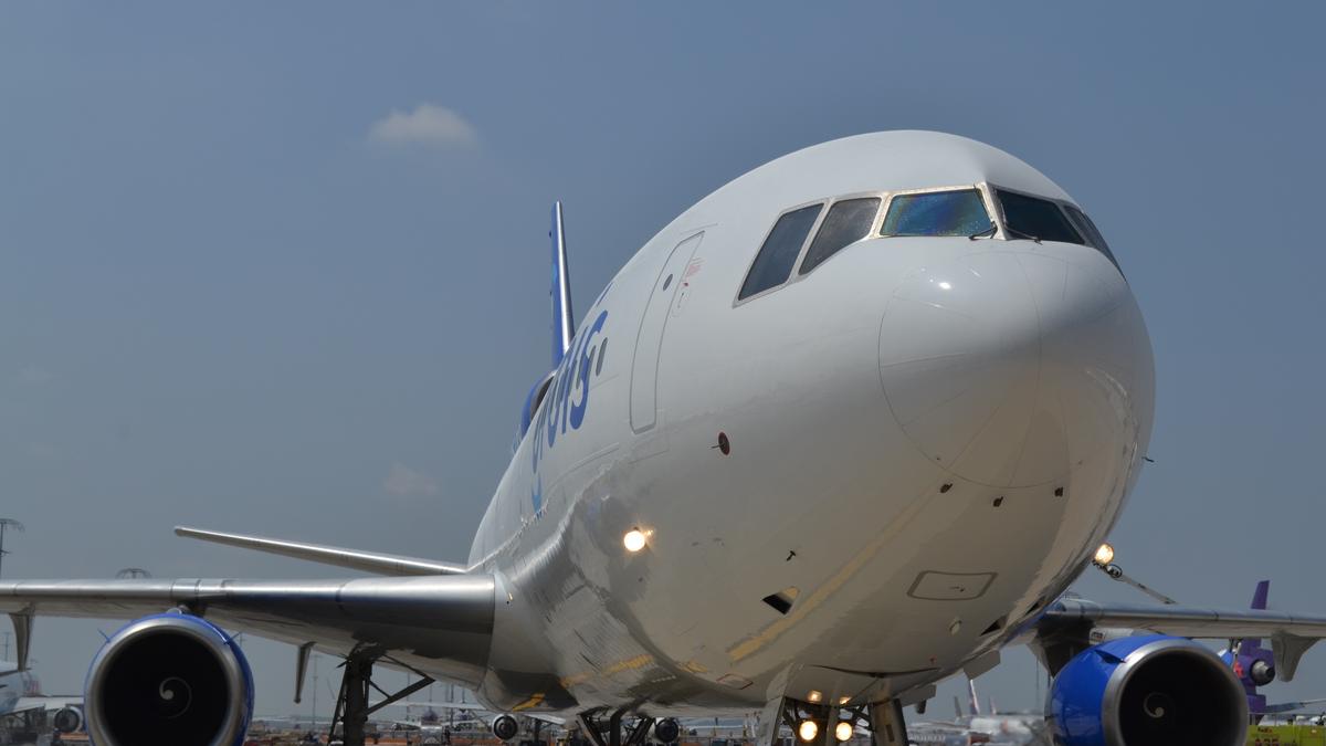 FedEx Corp. donates MD-10 aircraft to Orbis International (Video ...