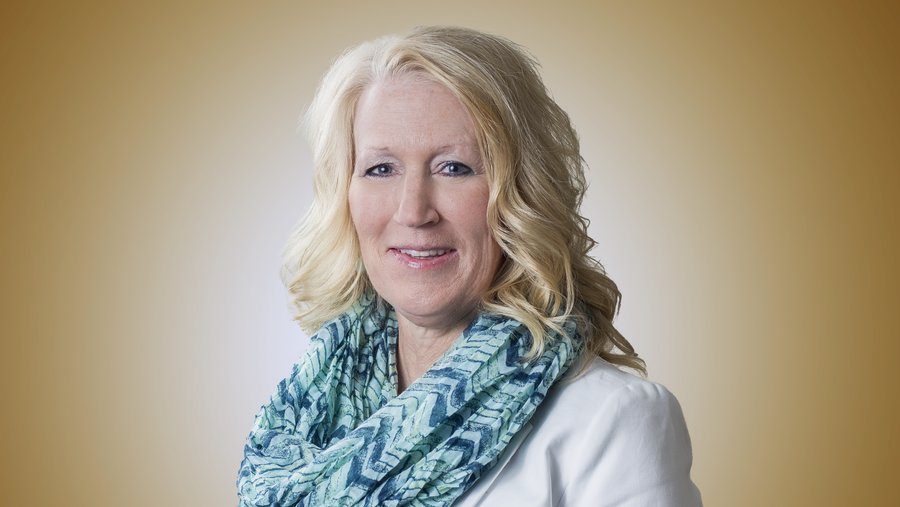 Emprise nabs Debra Swearingen away from CommunityAmerica - Kansas City ...