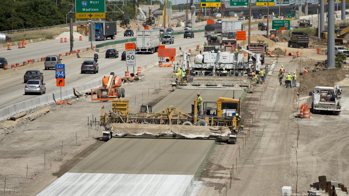 Zoo Interchange builders install ramp girders without shutting down I ...