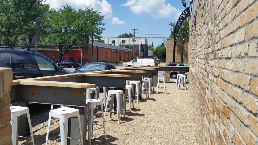 Standard Hall patio dje