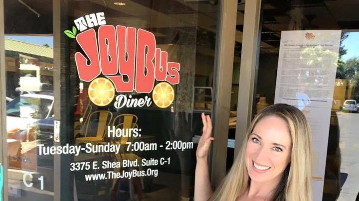 Nonprofit restaurant Joy Bus Diner opens with help of Phoenix-based Fox ...