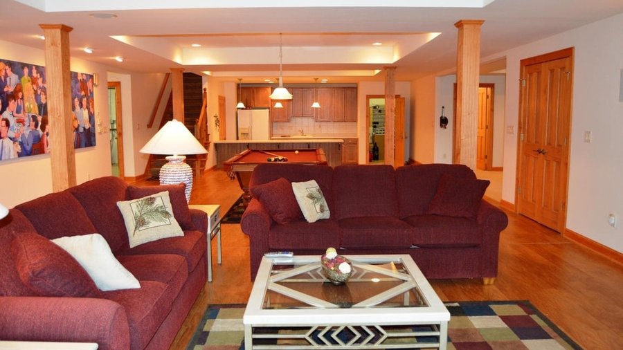 Open House: 'Stunning' timber home in Saukville takes you 'up north ...