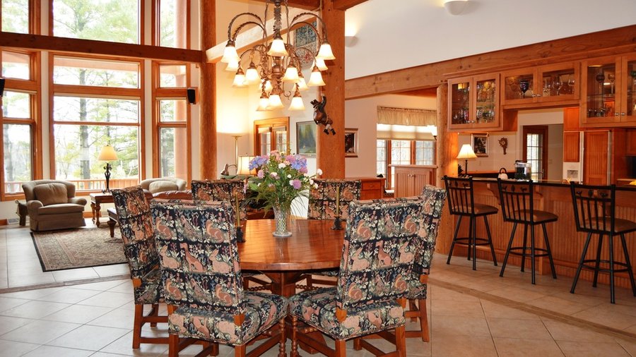 Open House: 'Stunning' timber home in Saukville takes you 'up north ...