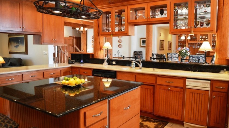 Open House: 'Stunning' timber home in Saukville takes you 'up north ...