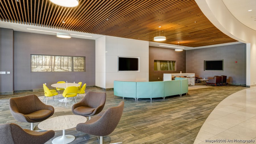 Two Miranova gets $500,000 lobby refresh to appeal to Millennials ...