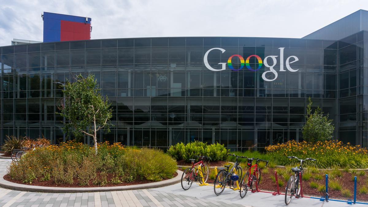 Google (Nasdaq: GOOG) makes its special AI chips available to others ...