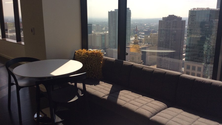 DBJ Offices: Tour CBRE's remodeled, 'free address' space in a downtown ...