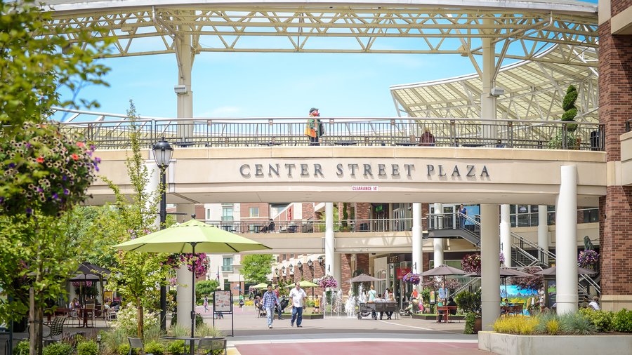 Microsoft Corp. considers leasing Macy's store at Redmond Town Center ...