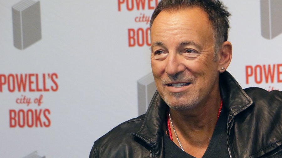 Springsteen drives thousands of Portland fans into a frenzy at Powell's ...
