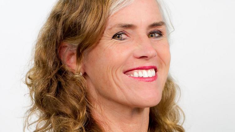 This California billionaire is seeking to change Seattle's banking ...