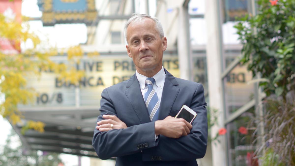 Tom Hoch, boss at Orpheum, State and Pantages theaters, is leaving ...