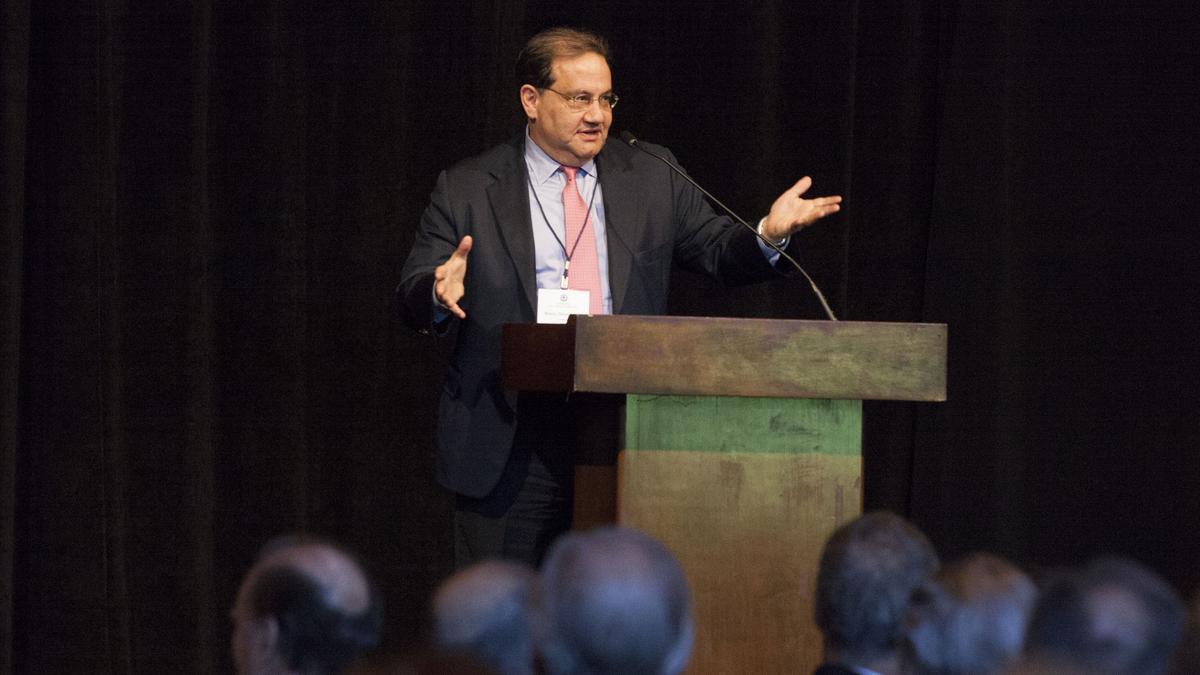 Bruce Zimmerman steps down as UTIMCO chief executive - Austin Business ...