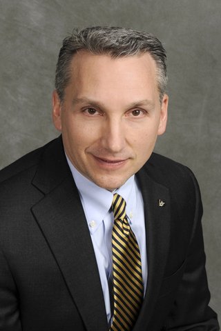 Vinny Ferrari named to executive committee at Edward Jones - St. Louis ...