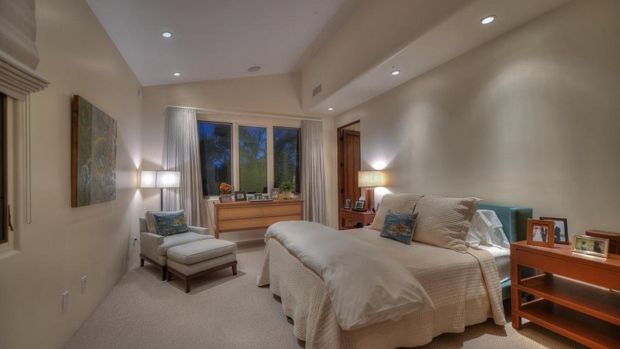 Financial legend Peter Lynch selling his Scottsdale mansion for $14 ...