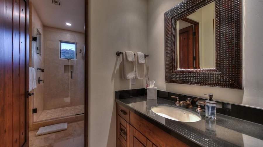 Financial legend Peter Lynch selling his Scottsdale mansion for $14 ...