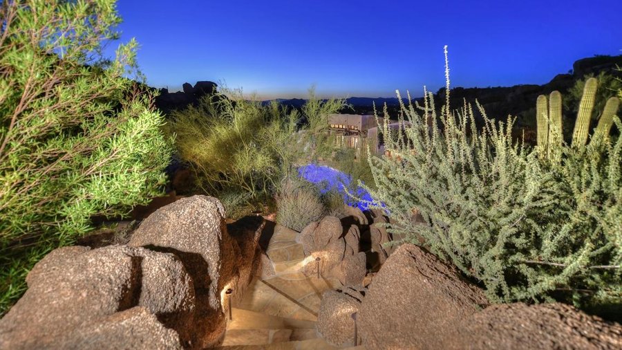 Financial legend Peter Lynch selling his Scottsdale mansion for $14 ...