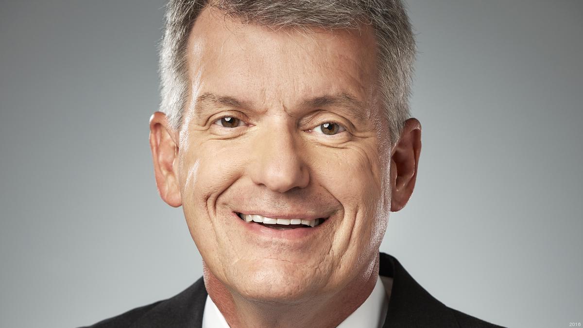 Wells Fargo (NYSE: WFC) shuttering hundreds of branches as customers ...