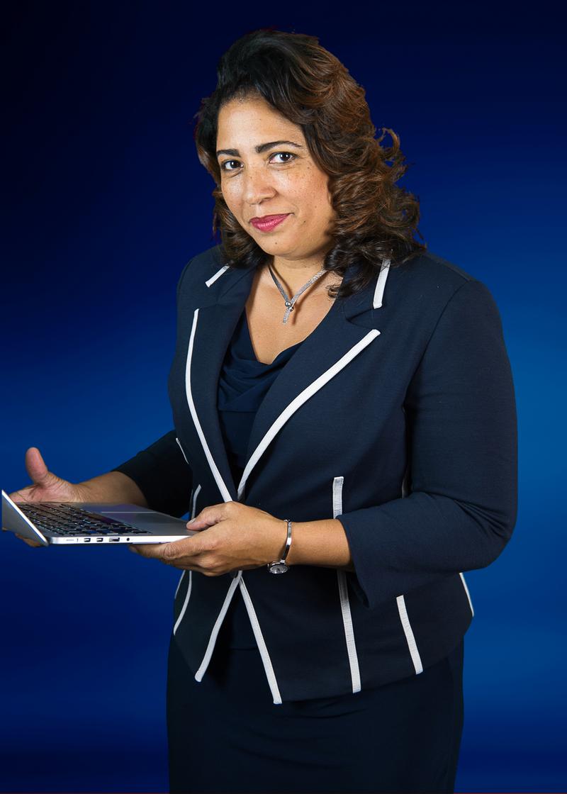 2016 Women of Distinction - Bizwomen