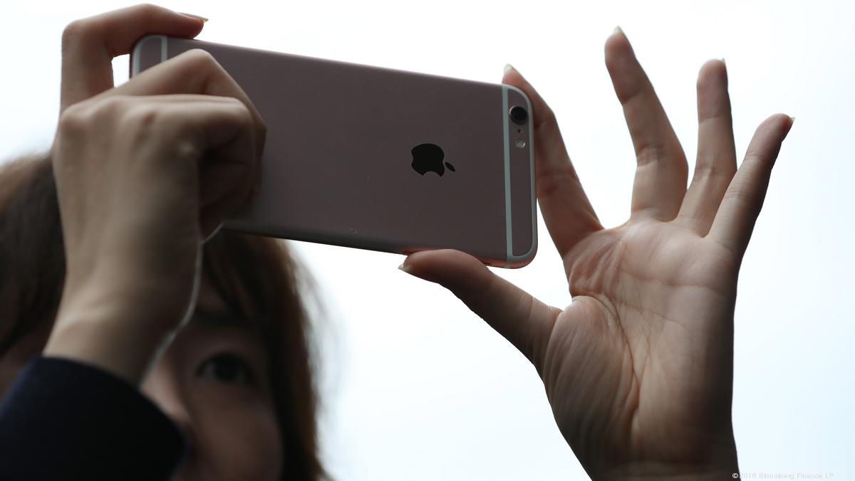 Apple to debut three iPhones in 2017, report says - Memphis Business ...