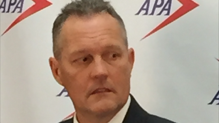 American Airlines pilots agree to climb back in the cockpit for holiday ...