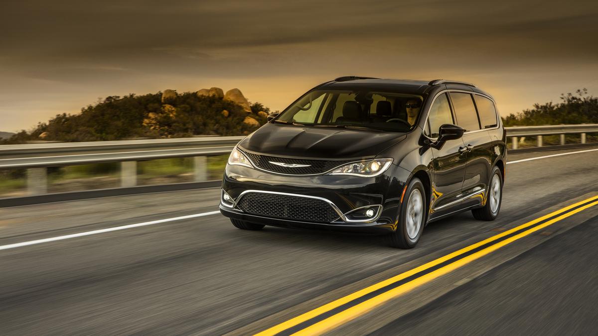 Chrysler Pacifica now a minivan – and that’s a good thing (Video ...