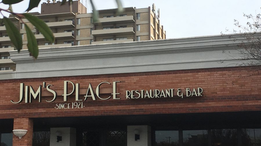 Jim’s Place Restaurant & Bar at 518 Perkins Ext. put its East Memphis ...