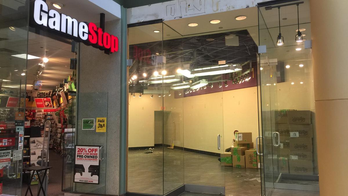 Underground by Journeys closes at The Shops of Grand Avenue - Milwaukee ...