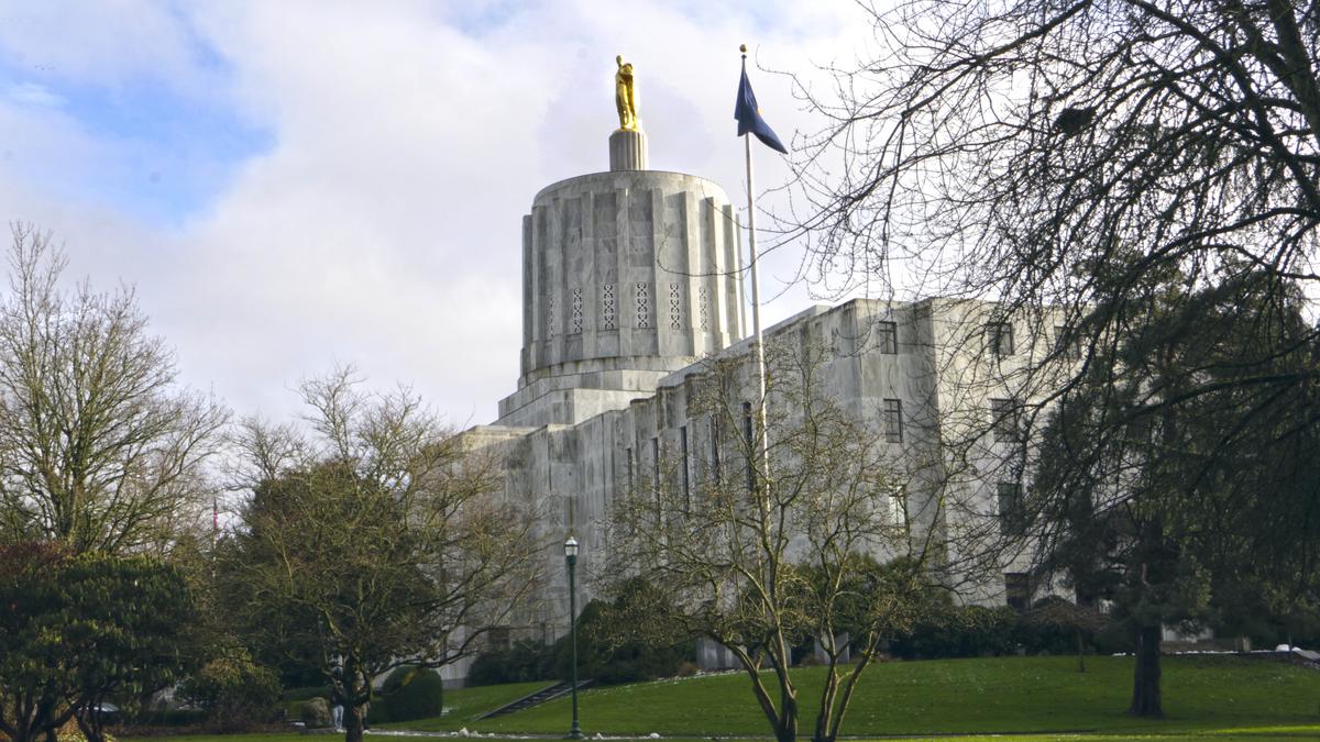 Scenes from this week's kickoff of the 2017 Oregon Legislature (Photos ...