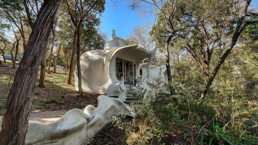 Look inside Austin's curvaceous, foam-built BloomHouse with artsy look ...