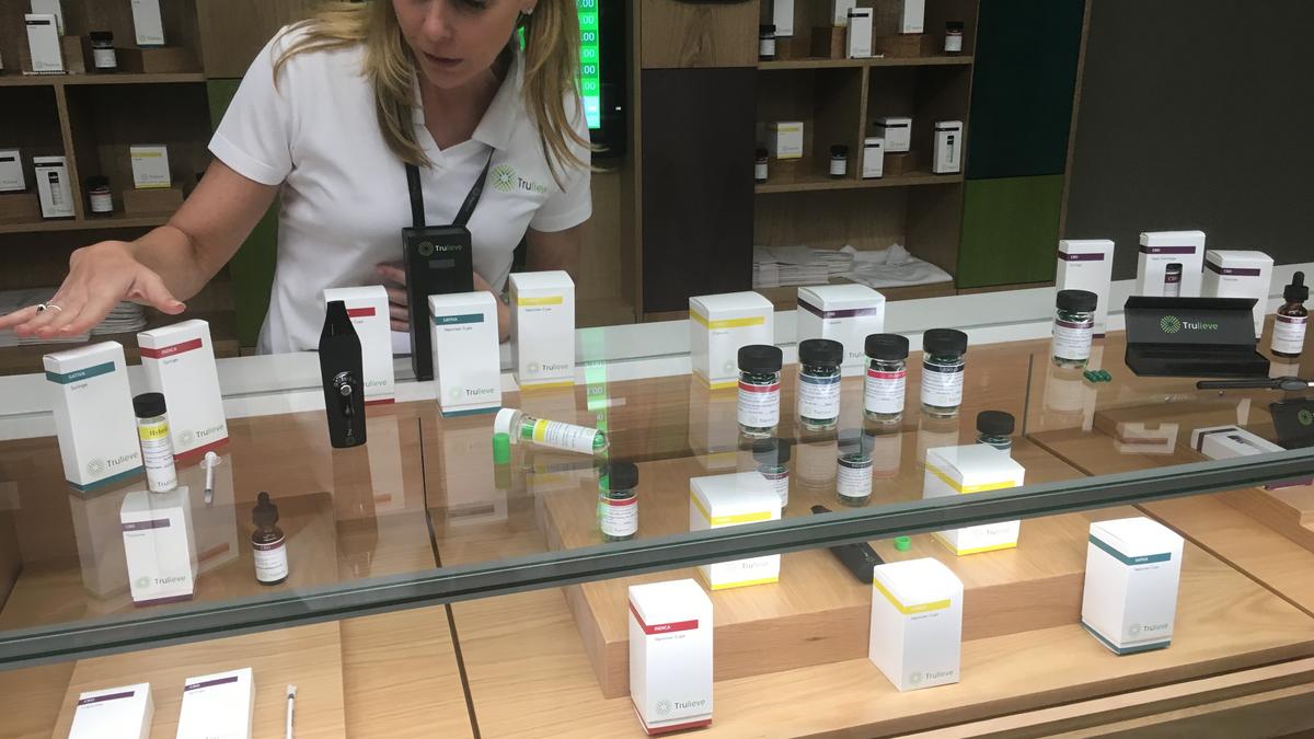 Medical marijuana firms seek to open more Florida storefronts - Tampa ...