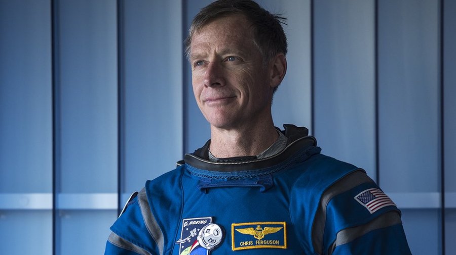Boeing Starliner space suit 3
