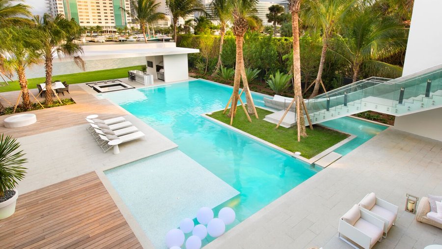 Miami Beach mansion photos: Barry Brodsky of Brodson Construction and ...