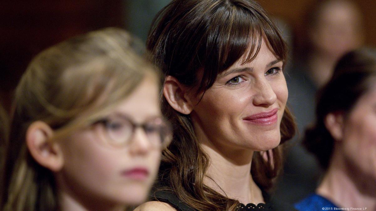 Politics: Jennifer Garner wants dinner with Trump; Rosie O’Donnell won ...