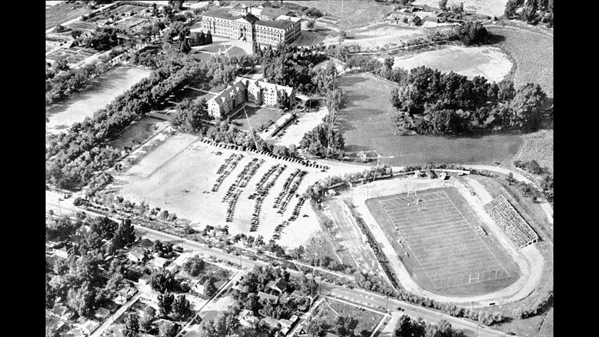 4 9Neighborhoods -- Regis