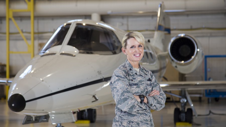 St. Louis Character: Col. Laura Lenderman follows in her father's ...