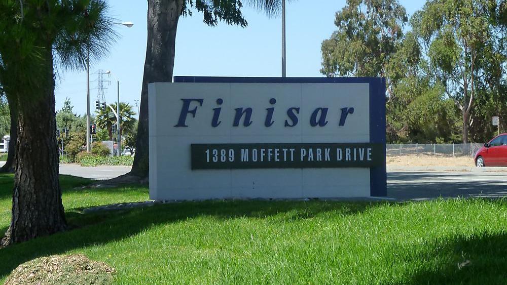 Finisar stock plunges 21% after disappointing earnings, guidance ...