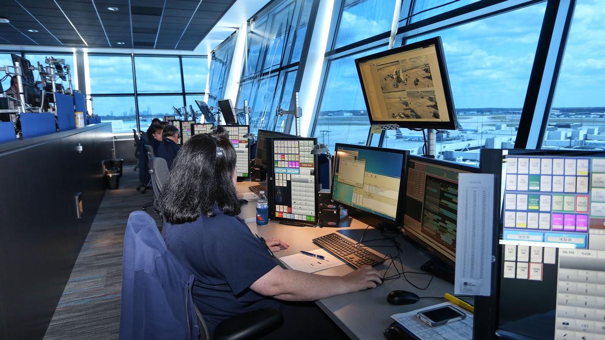 Room with a view: American Airlines overhauls CLT hub tower (SLIDESHOW ...