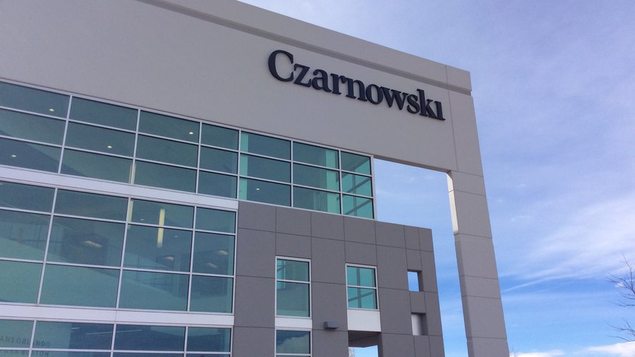 DBJ Offices: Tour Czarnowski, a hip manufacturing space in northeast ...