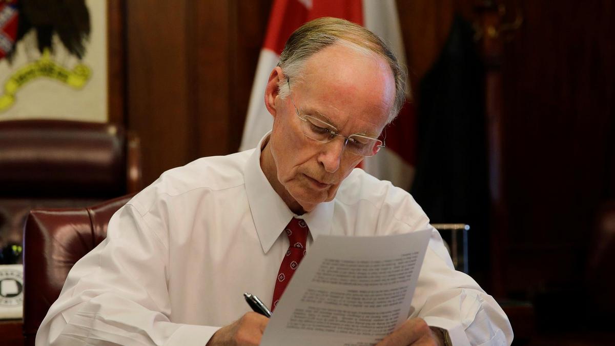 Alabama Governor Robert Bentley expected to resign - Birmingham ...