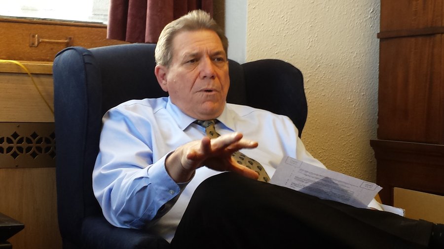 Hickenlooper's low-emissions-vehicle standards draw backlash, praise ...