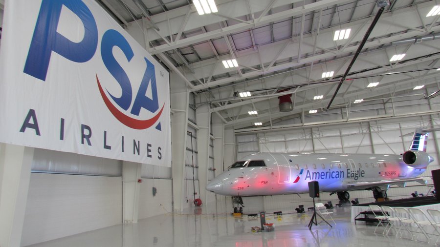 PSA Airlines significantly sweetens pilot pay - Chicago Business Journal