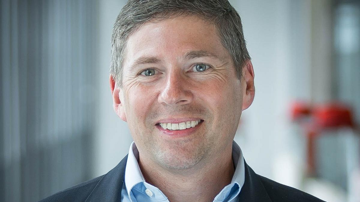 Red Hat CFO Eric Shander leaves company just months after $34 billion ...