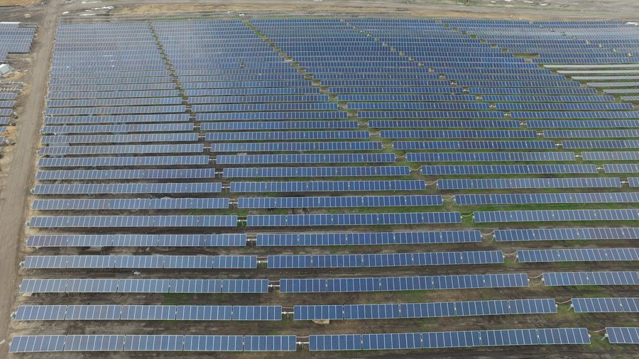 Starbucks turns to the wind and sun for energy, including a new 150,000 ...