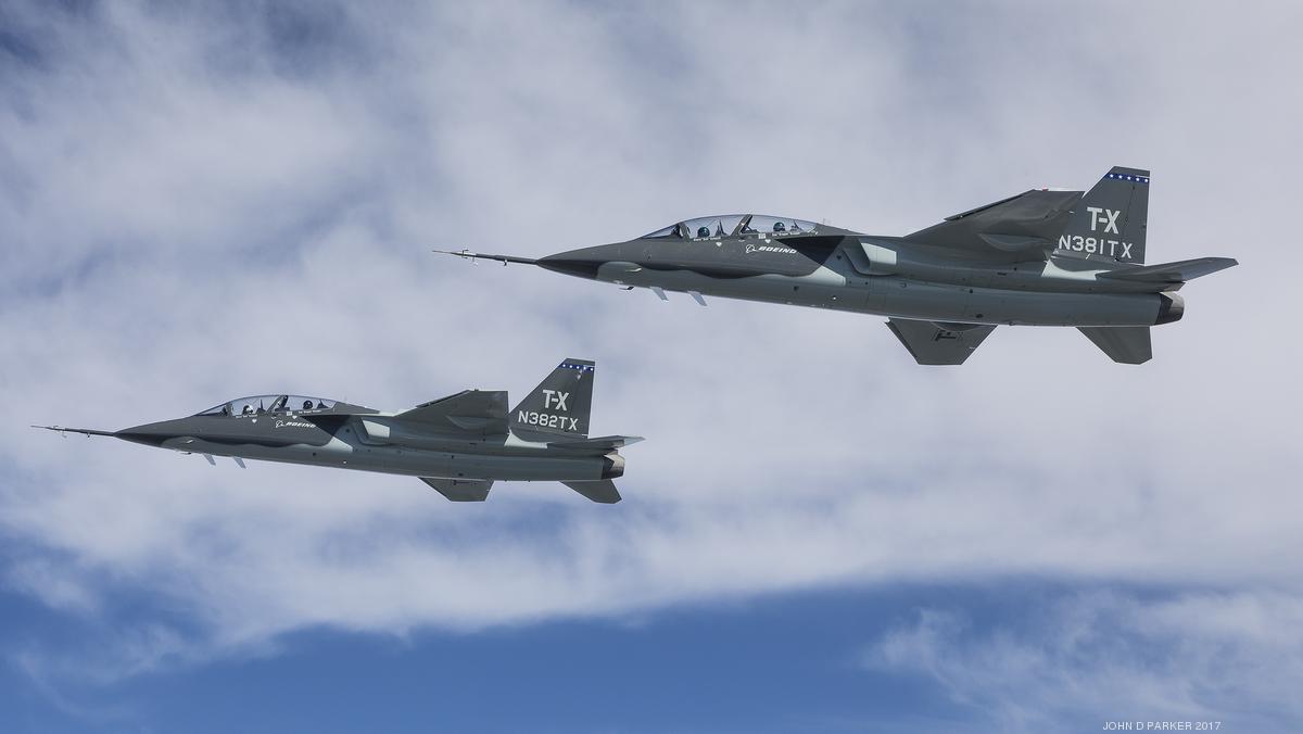 Watch the first joint flight of 2 Boeing T-X trainer aircraft over St ...