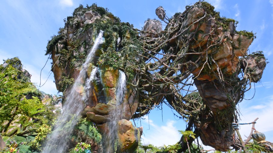 An alien world comes to life in Disney's Pandora: The World of Avatar ...