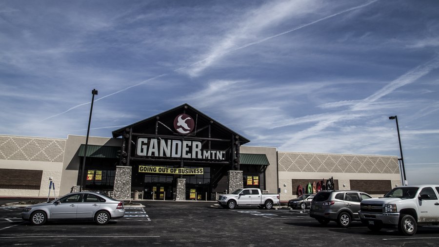 Gander Mountain holds going out of business sales, But some stores will ...