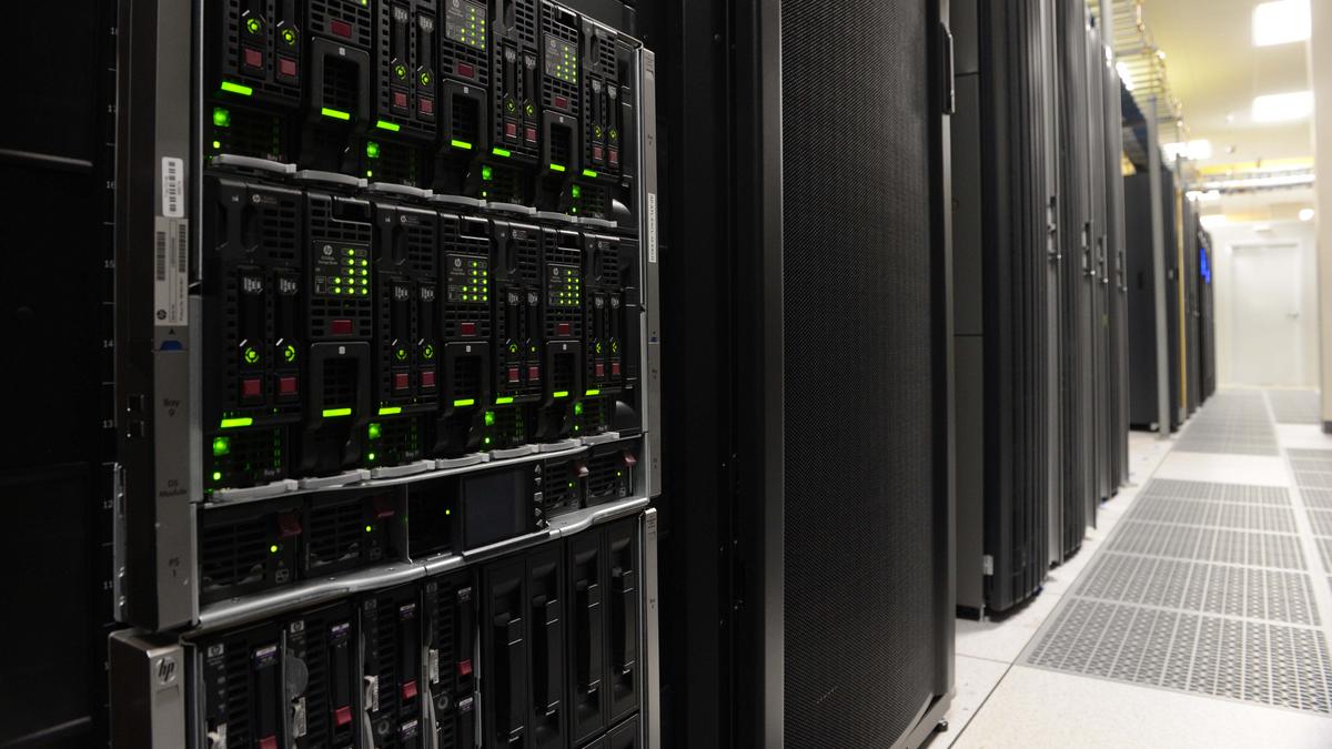 Data center operator Zayo plans 72,000 square foot server farm in ...