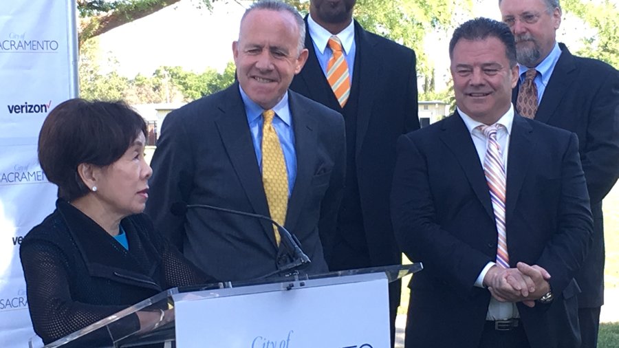 Verizon looks to partner with Apple, Google for 5G TV service ...